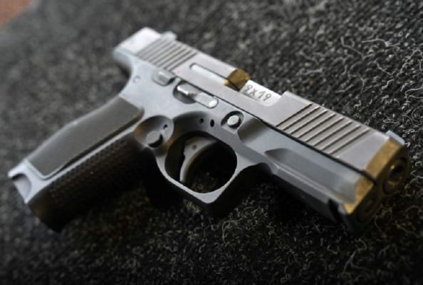 Российских военных пилотов вооружили пистолетами ПЛК — EADaily, 1 ноября 2025 — Технологии ...